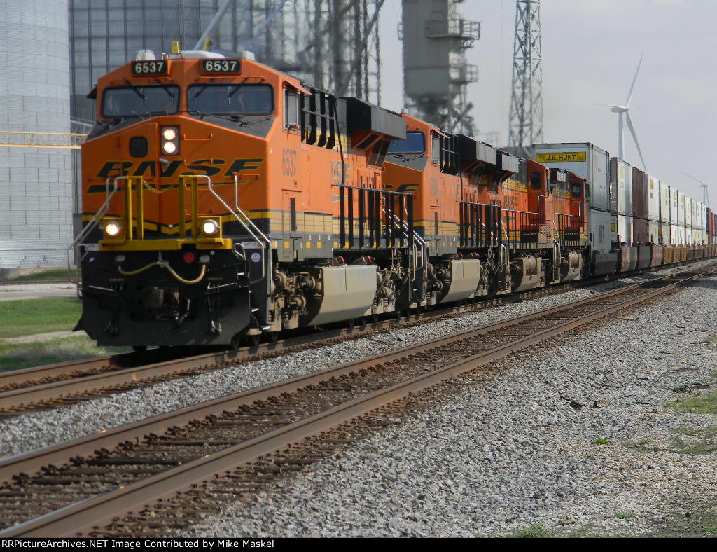 BNSF 6537